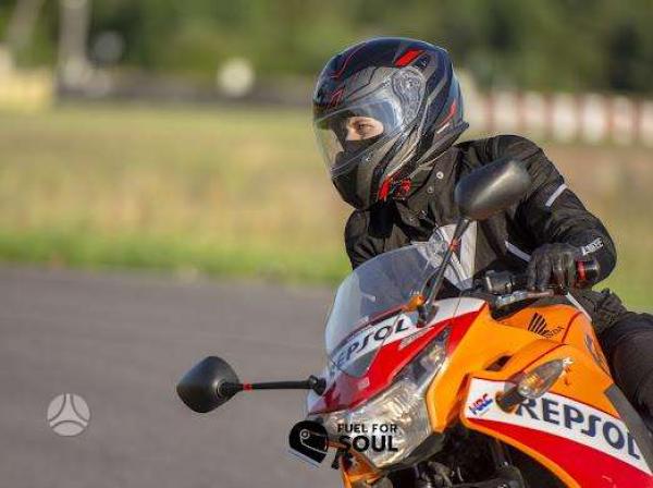 Оранжевый Хонда Cbr 2015 в Вильнюс, объемом двигателя 0.13 л и пробегом 16 тыс. км за 2350 €, фото 2 на AUTOMOTO.COM.LV