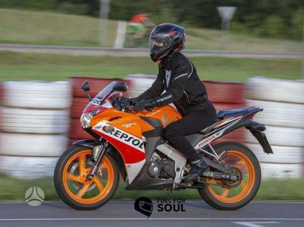 Оранжевый Хонда Cbr 2015 в Вильнюс, объемом двигателя 0.13 л и пробегом 16 тыс. км за 2350 €, фото 3 на AUTOMOTO.COM.LV
