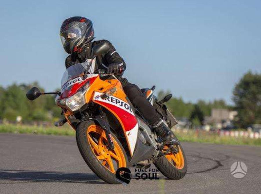 Оранжевый Хонда Cbr 2015 в Вильнюс, объемом двигателя 0.13 л и пробегом 16 тыс. км за 2350 €, фото 6 на AUTOMOTO.COM.LV