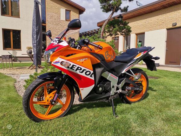Оранжевый Хонда Cbr 2015 в Вильнюс, объемом двигателя 0.13 л и пробегом 16 тыс. км за 2350 €, фото 6 на AUTOMOTO.COM.LV