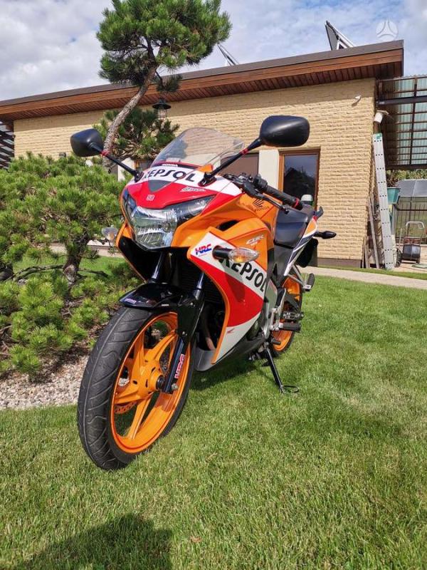 Оранжевый Хонда Cbr 2015 в Вильнюс, объемом двигателя 0.13 л и пробегом 16 тыс. км за 2350 €, фото 9 на AUTOMOTO.COM.LV