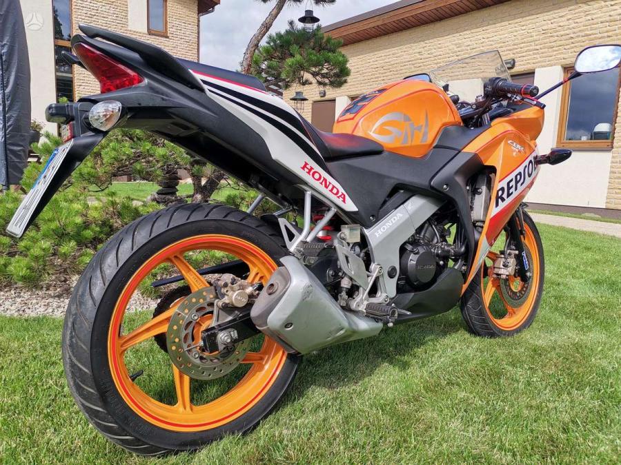 Оранжевый Хонда Cbr 2015 в Вильнюс, объемом двигателя 0.13 л и пробегом 16 тыс. км за 2350 €, фото 12 на AUTOMOTO.COM.LV