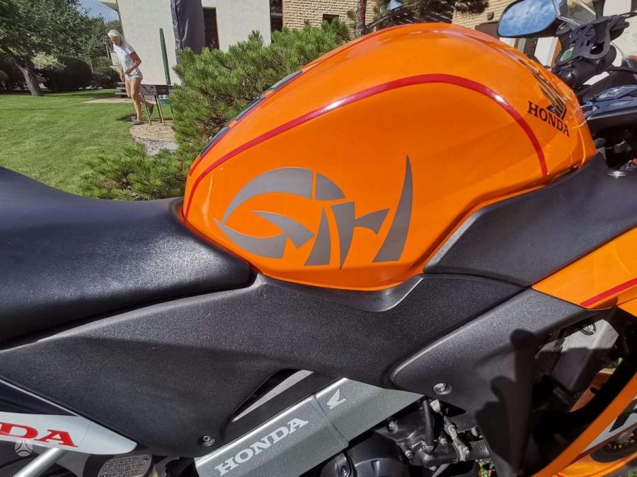 Оранжевый Хонда Cbr 2015 в Вильнюс, объемом двигателя 0.13 л и пробегом 16 тыс. км за 2350 €, фото 29 на AUTOMOTO.COM.LV