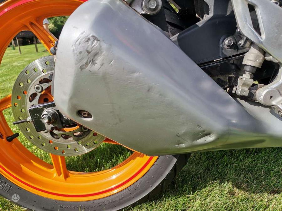 Оранжевый Хонда Cbr 2015 в Вильнюс, объемом двигателя 0.13 л и пробегом 16 тыс. км за 2350 €, фото 36 на AUTOMOTO.COM.LV