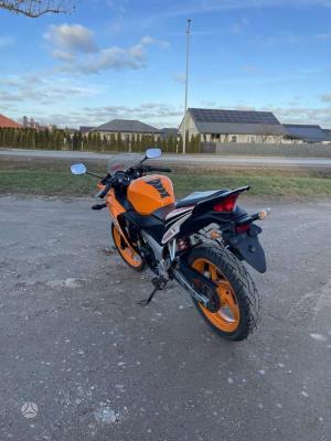 Oranžs Honda Cbr 2016 Šilutė, ar dzinēja tilpumu 0.13 L un nobraukumu 21 tūkst. km par 2030 €, foto 4 vietnē AUTOMOTO.COM.LV