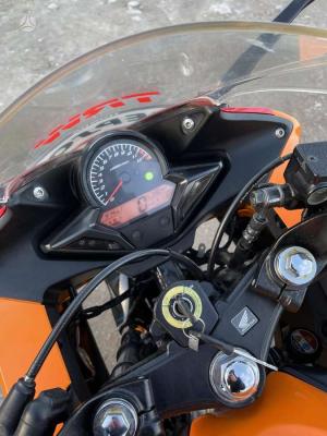 Oranžs Honda Cbr 2016 Šilutė, ar dzinēja tilpumu 0.13 L un nobraukumu 21 tūkst. km par 2030 €, foto 6 vietnē AUTOMOTO.COM.LV