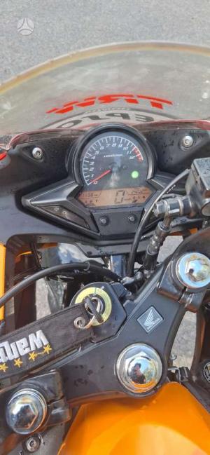 Orange Honda Cbr 2016 in Silute, with an engine capacity of 0.13 L and mileage of 24 thousand km for 1700 €, photo 9 on AUTOMOTO.COM.LV