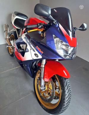 Красный Хонда Cbr 2000 в Расейняй, объемом двигателя 0.93 л и пробегом 48 тыс. км за 3250 €, фото 14 на AUTOMOTO.COM.LV