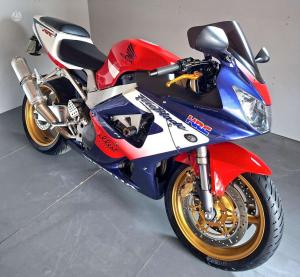 Красный Хонда Cbr 2000 в Расейняй, объемом двигателя 0.93 л и пробегом 48 тыс. км за 3250 €, фото 16 на AUTOMOTO.COM.LV