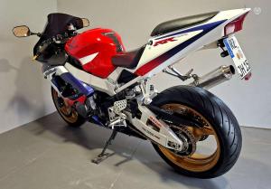 Красный Хонда Cbr 2000 в Расейняй, объемом двигателя 0.93 л и пробегом 48 тыс. км за 3250 €, фото 17 на AUTOMOTO.COM.LV
