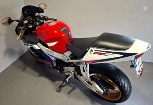 Красный Хонда Cbr 2000 в Расейняй, объемом двигателя 0.93 л и пробегом 48 тыс. км за 3250 €, фото 19 на AUTOMOTO.COM.LV