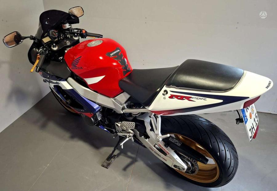 Красный Хонда Cbr 2000 в Расейняй, объемом двигателя 0.93 л и пробегом 48 тыс. км за 3250 €, фото 19 на AUTOMOTO.COM.LV
