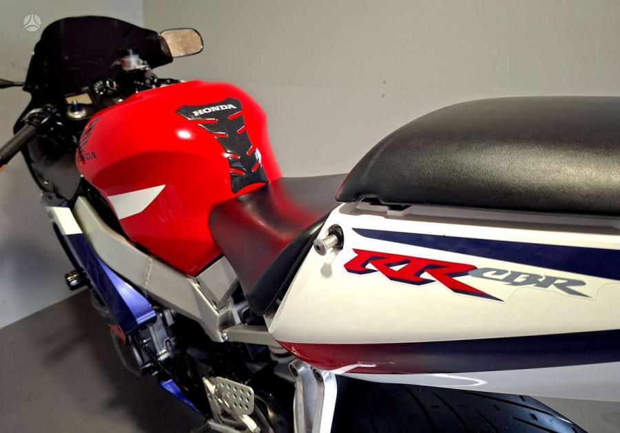 Красный Хонда Cbr 2000 в Расейняй, объемом двигателя 0.93 л и пробегом 48 тыс. км за 3250 €, фото 31 на AUTOMOTO.COM.LV