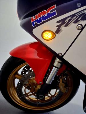 Красный Хонда Cbr 2000 в Расейняй, объемом двигателя 0.93 л и пробегом 48 тыс. км за 3250 €, фото 33 на AUTOMOTO.COM.LV