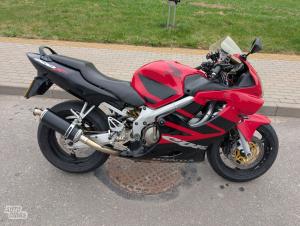 Красный Хонда Cbr 2001 в Молетай, объемом двигателя 0.60 л и пробегом 20 тыс. км за 2000 €, фото  на AUTOMOTO.COM.LV
