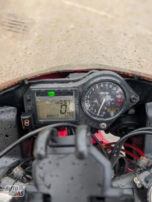 Sarkans Honda Cbr 2001 Molėtai, ar dzinēja tilpumu 0.60 L un nobraukumu 20 tūkst. km par 2000 €, foto 7 vietnē AUTOMOTO.COM.LV