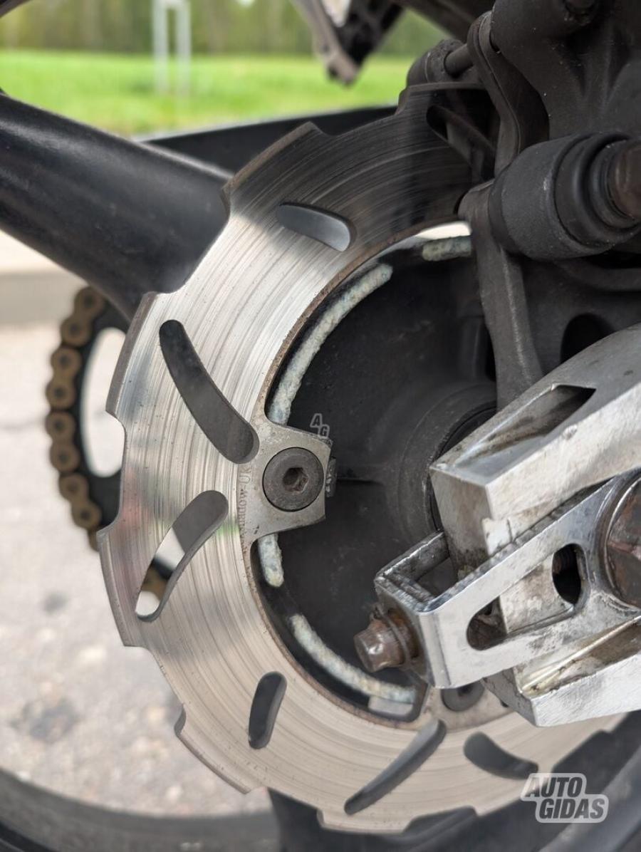 Sarkans Honda Cbr 2001 Molėtai, ar dzinēja tilpumu 0.60 L un nobraukumu 20 tūkst. km par 2000 €, foto 10 vietnē AUTOMOTO.COM.LV