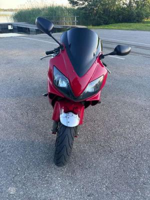 Red Honda Cbr 2001 in Vilkaviskis, with an engine capacity of 0.60 L and mileage of 39 thousand km for 2350 €, photo 6 on AUTOMOTO.COM.LV