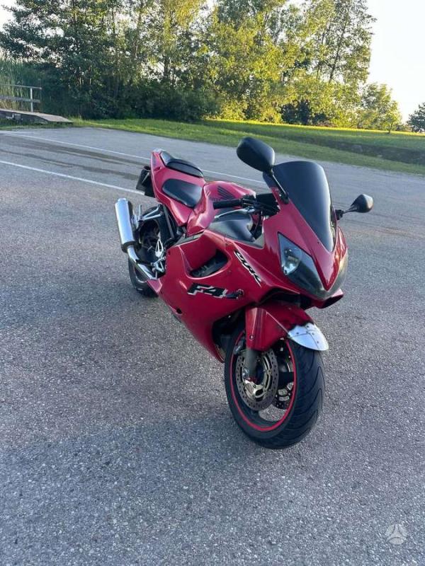 Red Honda Cbr 2001 in Vilkaviskis, with an engine capacity of 0.60 L and mileage of 39 thousand km for 2350 €, photo 2 on AUTOMOTO.COM.LV
