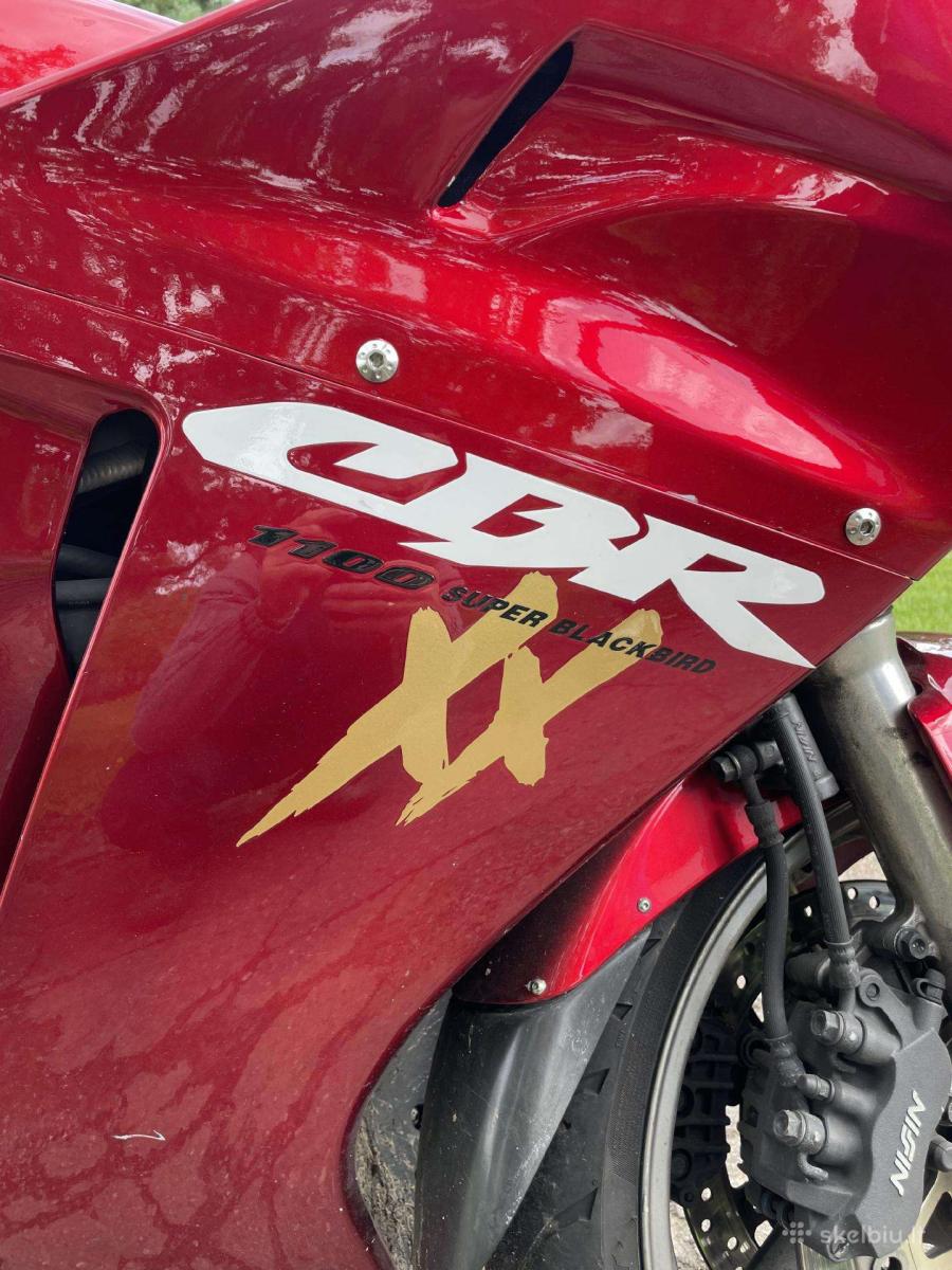 Red Honda Cbr 2001 in Skuodas, with an engine capacity of 1.10 L and mileage of 54 thousand km for 2500 €, photo 6 on AUTOMOTO.COM.LV
