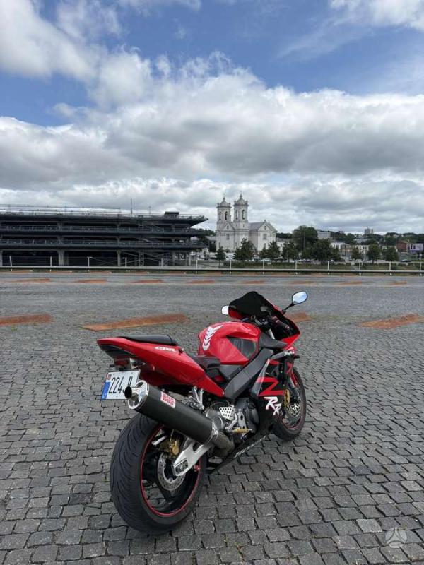 Red Honda Cbr 2002 in Kaunas, with an engine capacity of 0.95 L and mileage of 64 thousand km for 4200 €, photo 5 on AUTOMOTO.COM.LV