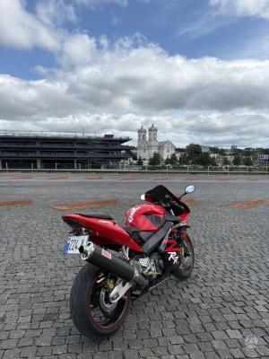 Red Honda Cbr 2002 in Kaunas, with an engine capacity of 0.95 L and mileage of 64 thousand km for 4200 €, photo 6 on AUTOMOTO.COM.LV
