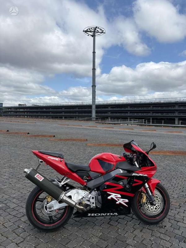 Red Honda Cbr 2002 in Kaunas, with an engine capacity of 0.95 L and mileage of 64 thousand km for 4200 €, photo 6 on AUTOMOTO.COM.LV