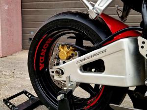 Sarkans Honda Cbr 2004 Viļņa, ar dzinēja tilpumu 0.60 L un nobraukumu 36 tūkst. km par 3650 €, foto 13 vietnē AUTOMOTO.COM.LV