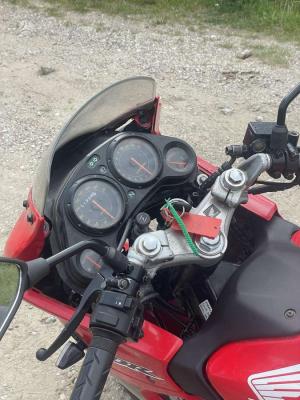Sarkans Honda Cbr 2004 Šilutė, ar dzinēja tilpumu 0.13 L un nobraukumu 22 tūkst. km par 950 €, foto 6 vietnē AUTOMOTO.COM.LV