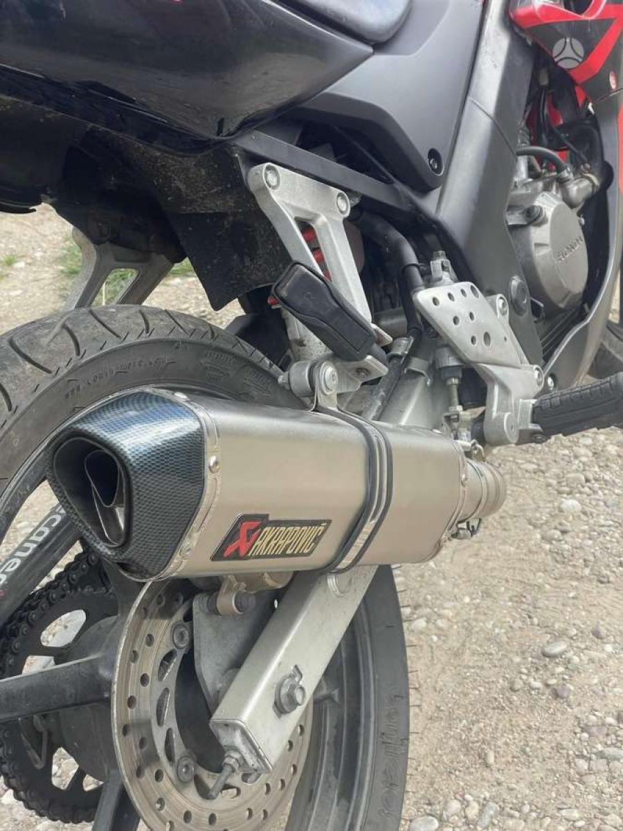 Sarkans Honda Cbr 2004 Šilutė, ar dzinēja tilpumu 0.13 L un nobraukumu 22 tūkst. km par 950 €, foto 8 vietnē AUTOMOTO.COM.LV