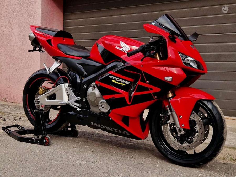Red Honda Cbr 2004 in Vilnius, with an engine capacity of 0.60 L and mileage of 43 thousand km for 3650 €, photo 1 on AUTOMOTO.COM.LV