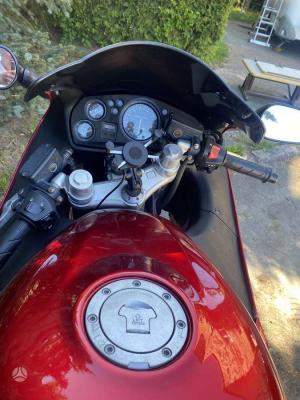 Red Honda Cbr 2005 in Palanga, with an engine capacity of 1.20 L and mileage of 80 thousand km for 2550 €, photo 3 on AUTOMOTO.COM.LV
