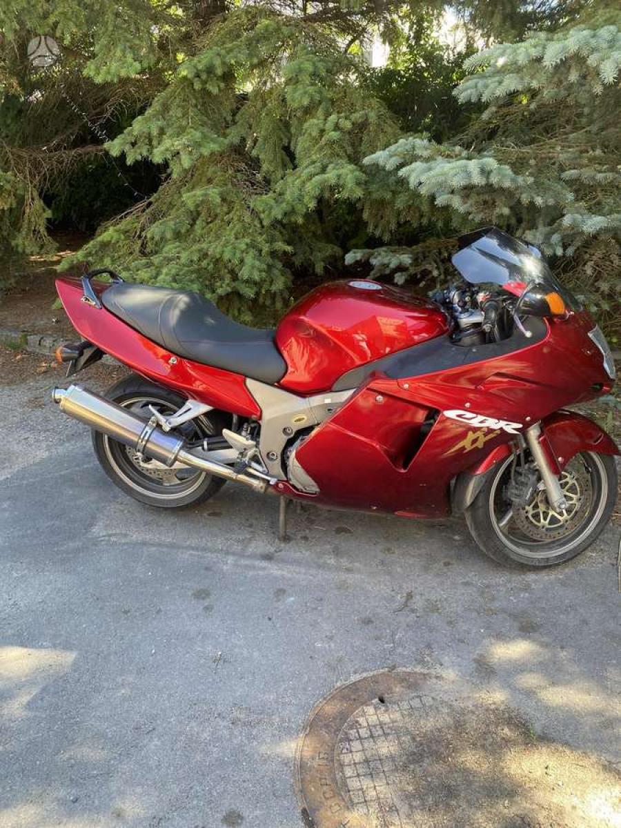 Red Honda Cbr 2005 in Palanga, with an engine capacity of 1.20 L and mileage of 80 thousand km for 2550 €, photo 6 on AUTOMOTO.COM.LV