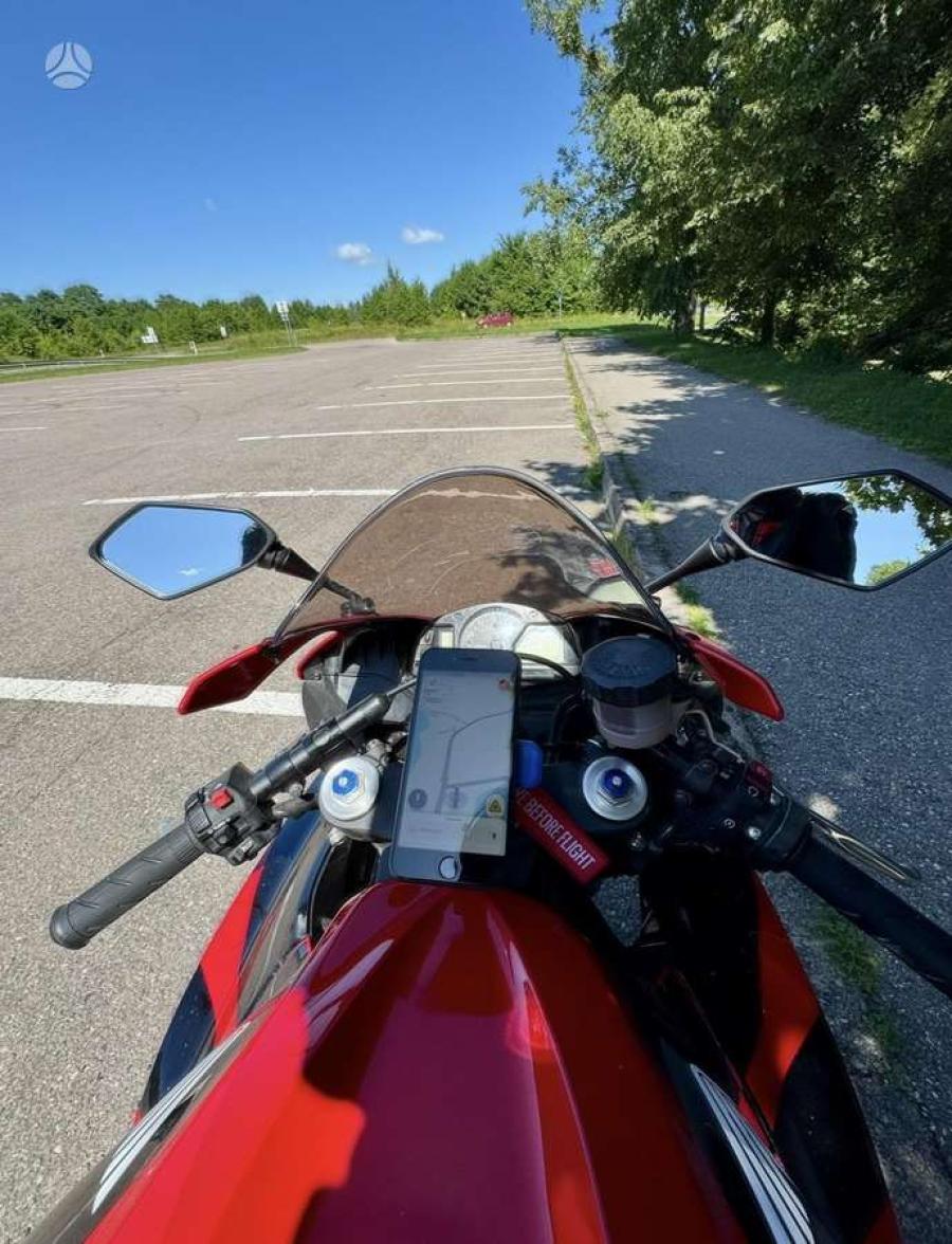 Sarkans Honda Cbr 2008 Viļņa, ar dzinēja tilpumu 0.60 L un nobraukumu 75 tūkst. km par 4100 €, foto 6 vietnē AUTOMOTO.COM.LV