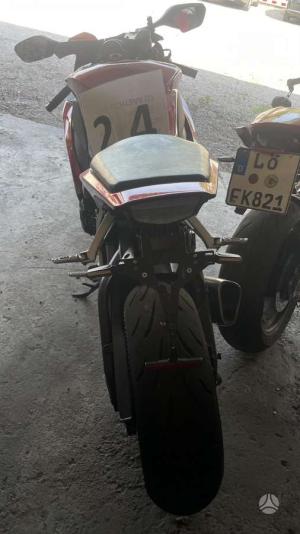 Sarkans Honda Cbr 2011 Telšiai, ar dzinēja tilpumu 1.00 L un nobraukumu 30 tūkst. km par 3500 €, foto 5 vietnē AUTOMOTO.COM.LV