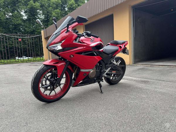 Red Honda Cbr 2018 in Riga, with an engine capacity of 0.00 L and mileage of 27 thousand km for 3900 €, photo 1 on AUTOMOTO.COM.LV