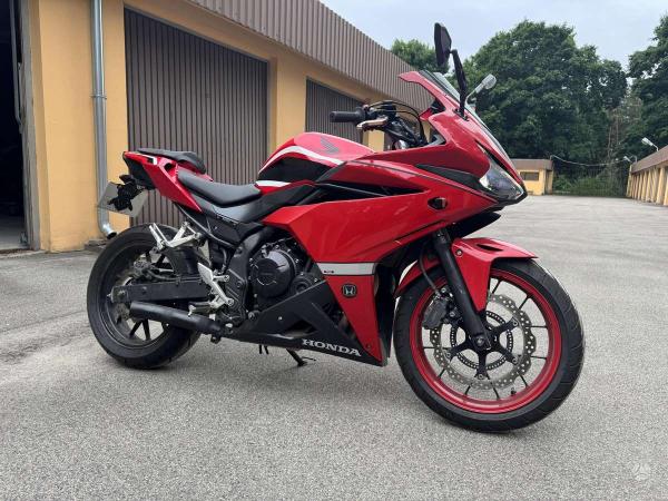 Red Honda Cbr 2018 in Riga, with an engine capacity of 0.00 L and mileage of 27 thousand km for 3900 €, photo 2 on AUTOMOTO.COM.LV