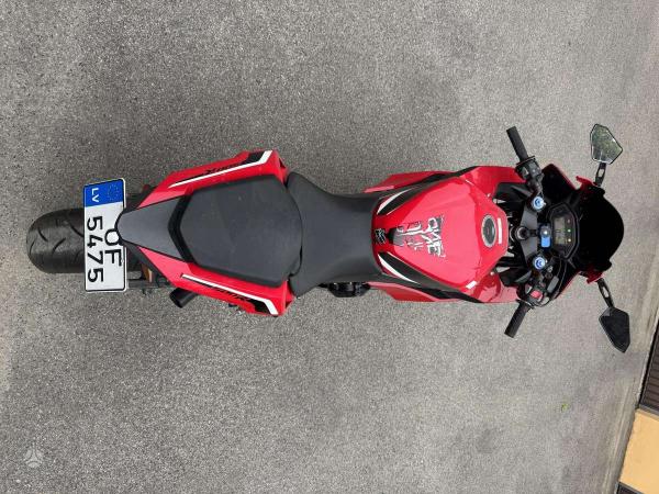 Red Honda Cbr 2018 in Riga, with an engine capacity of 0.00 L and mileage of 27 thousand km for 3900 €, photo 7 on AUTOMOTO.COM.LV