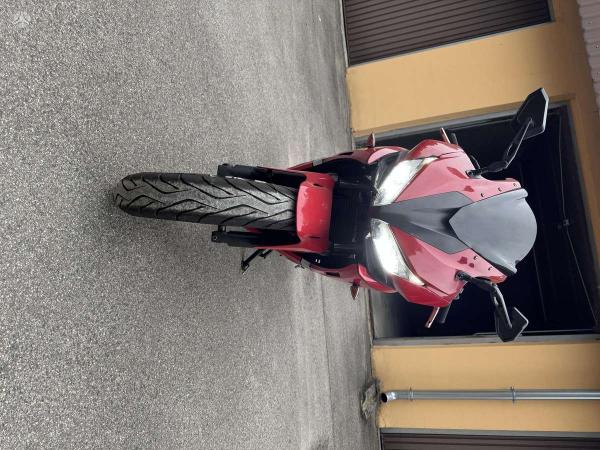Red Honda Cbr 2018 in Riga, with an engine capacity of 0.00 L and mileage of 27 thousand km for 3900 €, photo 10 on AUTOMOTO.COM.LV