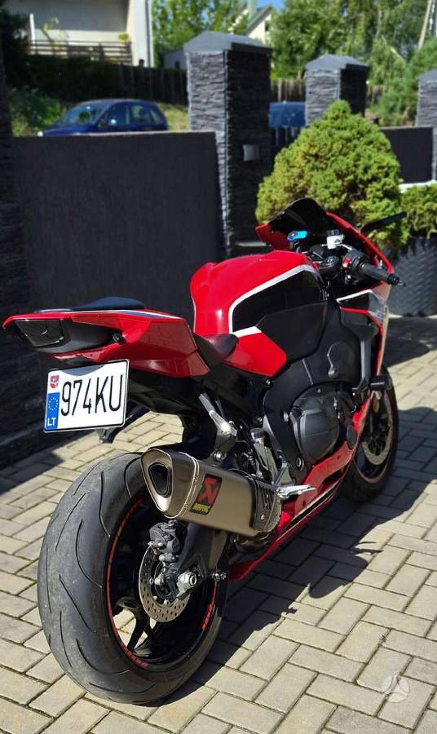 Sarkans Honda Cbr 2018 Viļņa, ar dzinēja tilpumu 1.00 L un nobraukumu 4 tūkst. km par 12800 €, foto 7 vietnē AUTOMOTO.COM.LV