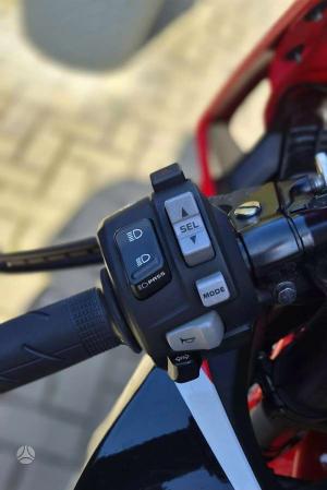 Sarkans Honda Cbr 2018 Viļņa, ar dzinēja tilpumu 1.00 L un nobraukumu 4 tūkst. km par 12800 €, foto 8 vietnē AUTOMOTO.COM.LV