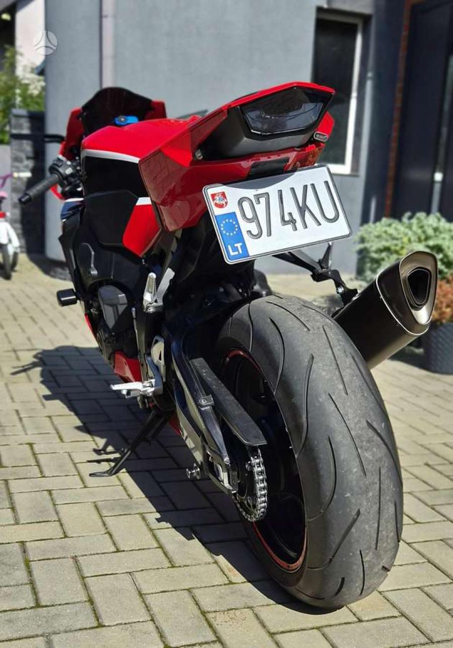 Sarkans Honda Cbr 2018 Viļņa, ar dzinēja tilpumu 1.00 L un nobraukumu 4 tūkst. km par 12800 €, foto 9 vietnē AUTOMOTO.COM.LV