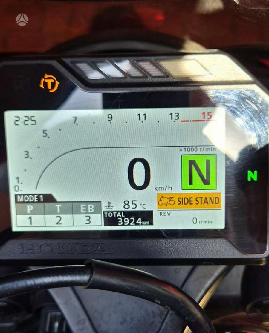 Sarkans Honda Cbr 2018 Viļņa, ar dzinēja tilpumu 1.00 L un nobraukumu 4 tūkst. km par 12800 €, foto 10 vietnē AUTOMOTO.COM.LV