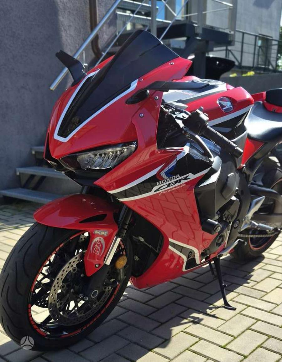 Sarkans Honda Cbr 2018 Viļņa, ar dzinēja tilpumu 1.00 L un nobraukumu 4 tūkst. km par 12800 €, foto 12 vietnē AUTOMOTO.COM.LV