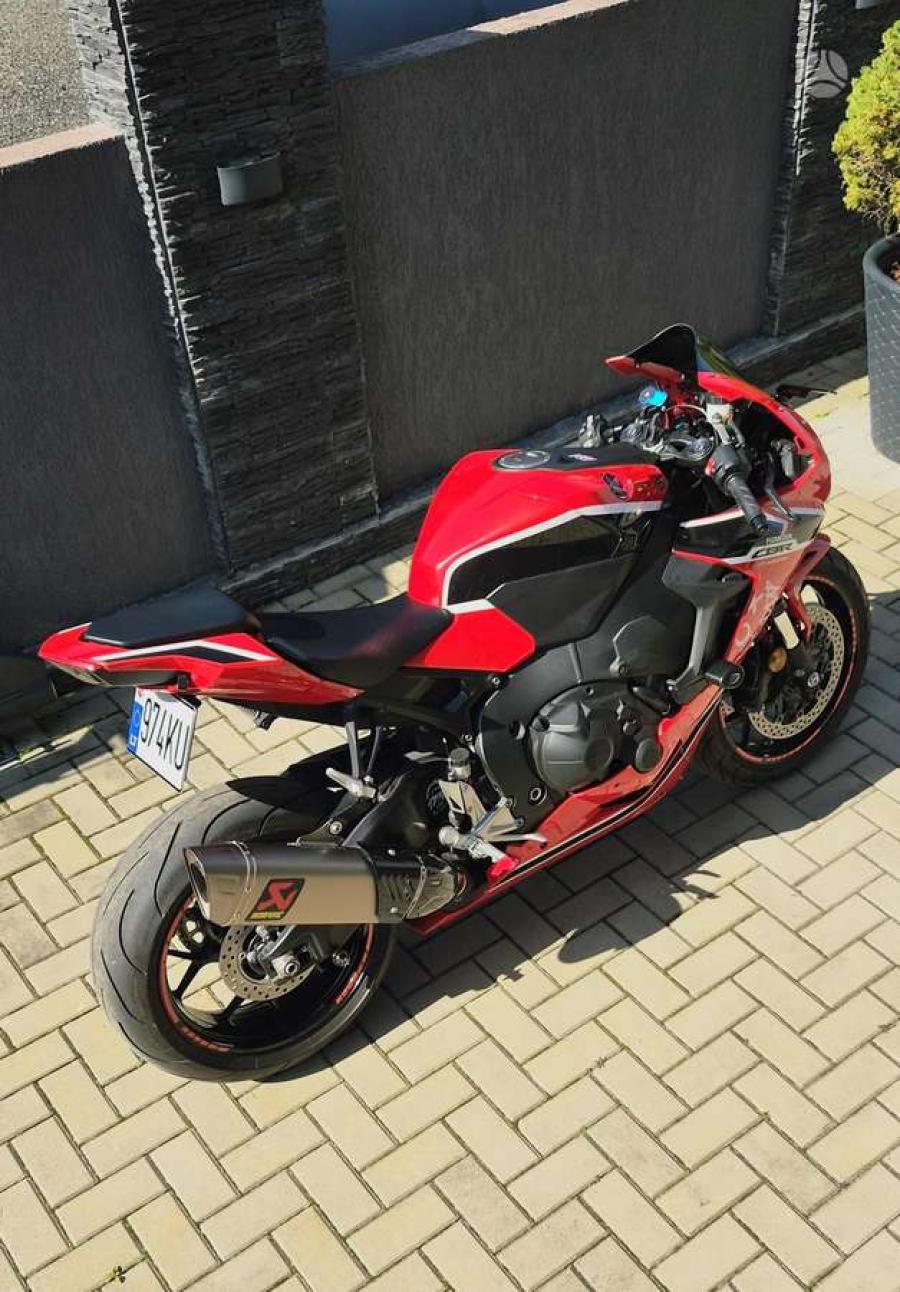 Sarkans Honda Cbr 2018 Viļņa, ar dzinēja tilpumu 1.00 L un nobraukumu 4 tūkst. km par 12800 €, foto 13 vietnē AUTOMOTO.COM.LV