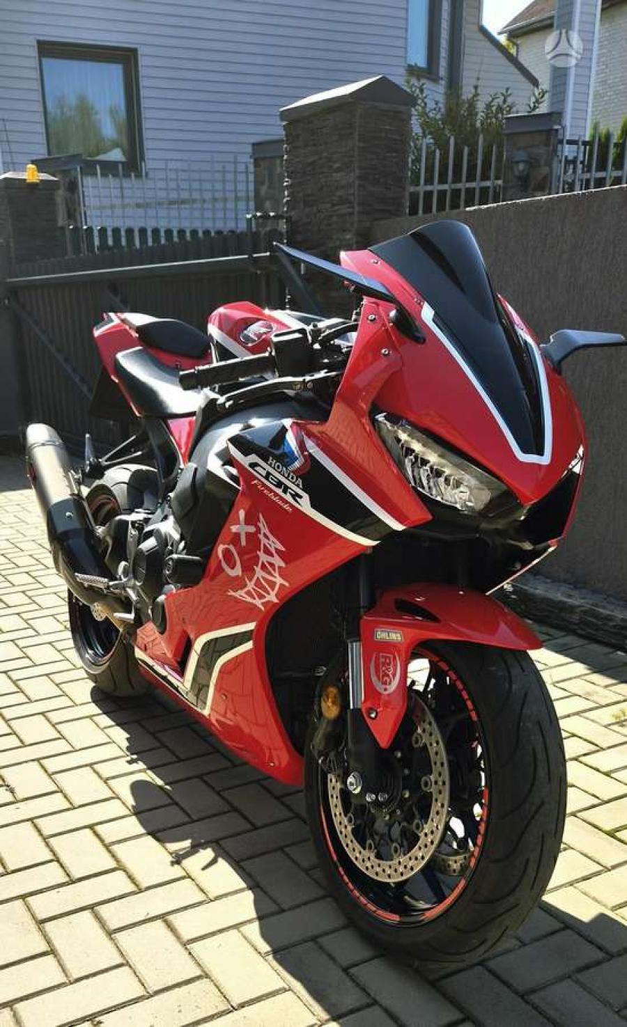 Sarkans Honda Cbr 2018 Viļņa, ar dzinēja tilpumu 1.00 L un nobraukumu 4 tūkst. km par 12800 €, foto 15 vietnē AUTOMOTO.COM.LV
