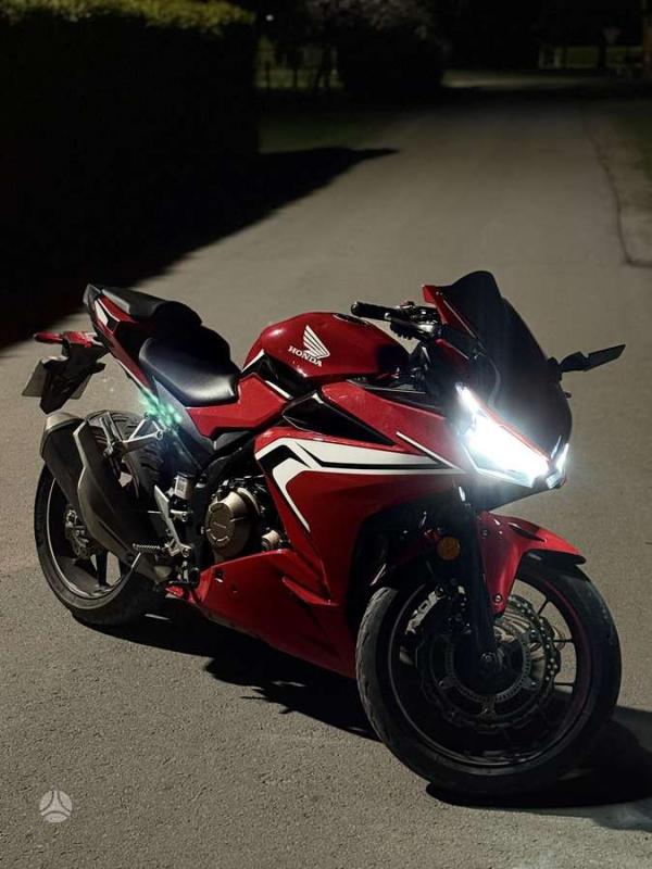 Red Honda Cbr 2019 in Klaipeda, with an engine capacity of 0.00 L and mileage of 20 thousand km for 3850 €, photo 4 on AUTOMOTO.COM.LV