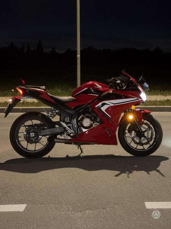 Красный Хонда Cbr 2019 в Клайпеда, объемом двигателя 0.00 л и пробегом 20 тыс. км за 3850 €, фото 5 на AUTOMOTO.COM.LV