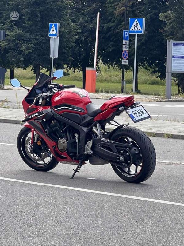 Red Honda Cbr 2022 in Vilnius, with an engine capacity of 0.65 L and mileage of 15 thousand km for 7500 €, photo 4 on AUTOMOTO.COM.LV