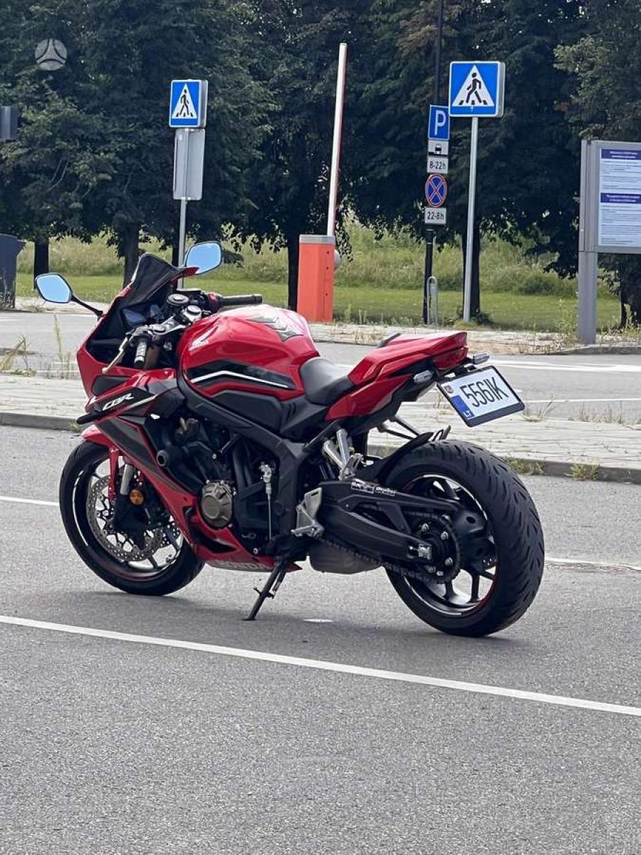 Red Honda Cbr 2022 in Vilnius, with an engine capacity of 0.65 L and mileage of 15 thousand km for 7500 €, photo 4 on AUTOMOTO.COM.LV
